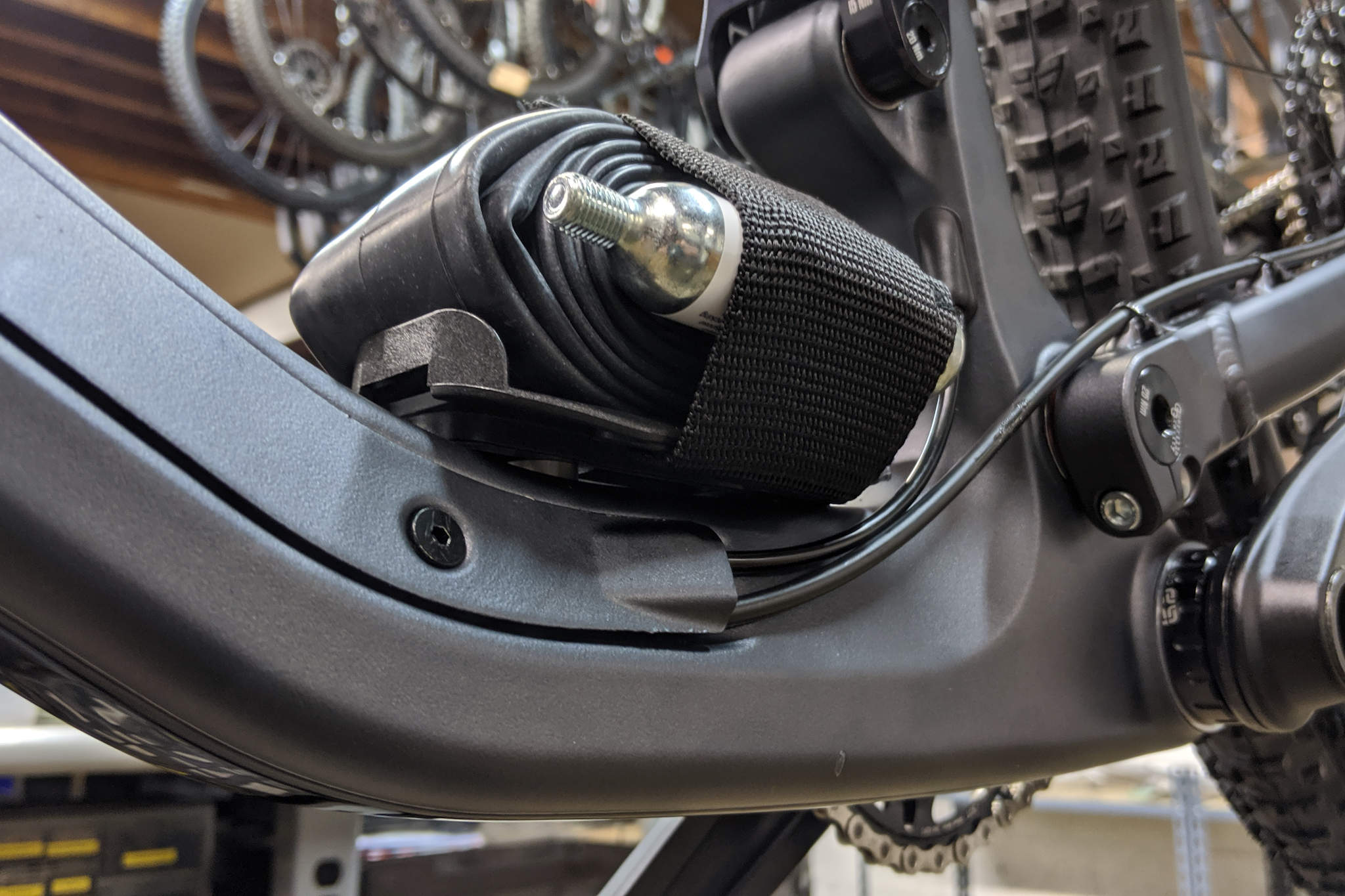 How to: Load your Frame Storage Bracket – Guerrilla Gravity